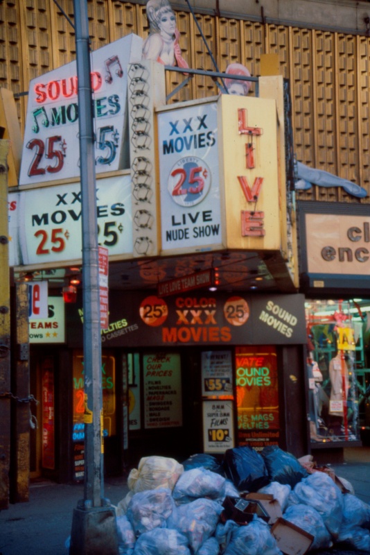Galleries: Galleries » USA IN THE 80S » Porn movie theaters and garbage, 42nd Street, New York ...